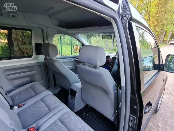 Black Volkswagen Caddy 2008 in Vilnius, with an engine capacity of 2.00 L and mileage of 272 thousand km for 5450 €, photo 4 on AUTOMOTO.COM.LV