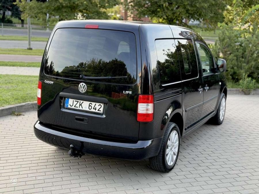 Black Volkswagen Caddy 2008 in Vilnius, with an engine capacity of 1.90 L and mileage of 295 thousand km for 3500 €, photo 8 on AUTOMOTO.COM.LV