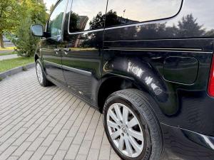 Black Volkswagen Caddy 2008 in Vilnius, with an engine capacity of 1.90 L and mileage of 295 thousand km for 3500 €, photo 12 on AUTOMOTO.COM.LV