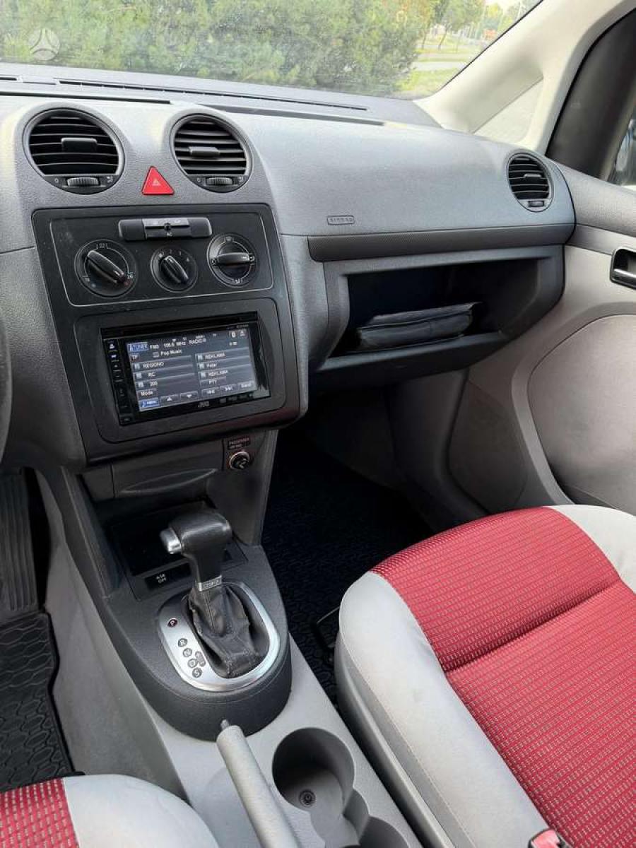 Black Volkswagen Caddy 2008 in Vilnius, with an engine capacity of 1.90 L and mileage of 295 thousand km for 3500 €, photo 20 on AUTOMOTO.COM.LV