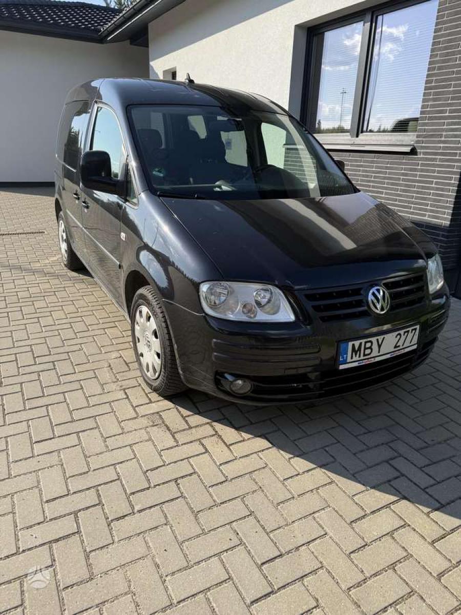 Melns Volkswagen Caddy 2009 Viļņa, ar dzinēja tilpumu 1.90 L un nobraukumu 390 tūkst. km par 4600 €, foto 1 vietnē AUTOMOTO.COM.LV