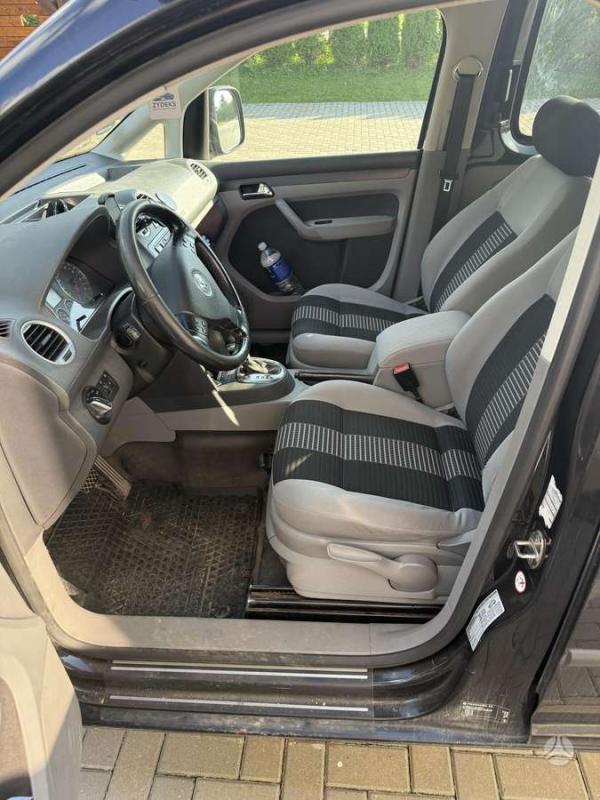 Melns Volkswagen Caddy 2009 Viļņa, ar dzinēja tilpumu 1.90 L un nobraukumu 390 tūkst. km par 4600 €, foto 4 vietnē AUTOMOTO.COM.LV