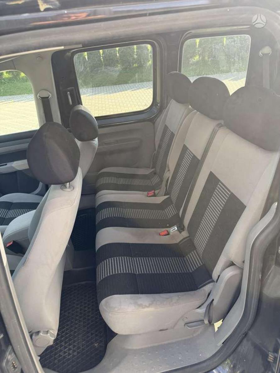 Melns Volkswagen Caddy 2009 Viļņa, ar dzinēja tilpumu 1.90 L un nobraukumu 390 tūkst. km par 4600 €, foto 7 vietnē AUTOMOTO.COM.LV