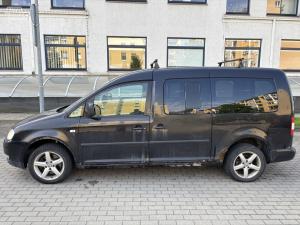 Black Volkswagen Caddy 2009 in Vilnius, with an engine capacity of 2.00 L and mileage of 300 thousand km for 1800 €, photo 5 on AUTOMOTO.COM.LV