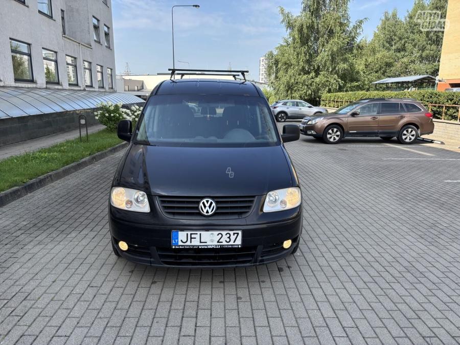 Melns Volkswagen Caddy 2009 Viļņa, ar dzinēja tilpumu 2.00 L un nobraukumu 30 tūkst. km par 1650 €, foto 1 vietnē AUTOMOTO.COM.LV