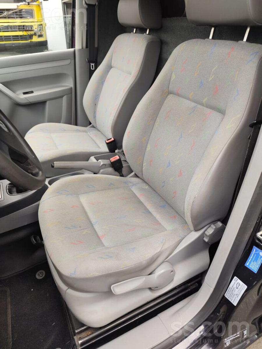 Melns Volkswagen Caddy 2010 Ogre, ar dzinēja tilpumu 1.90 L un nobraukumu 0 tūkst. km par 3750 €, foto 3 vietnē AUTOMOTO.COM.LV