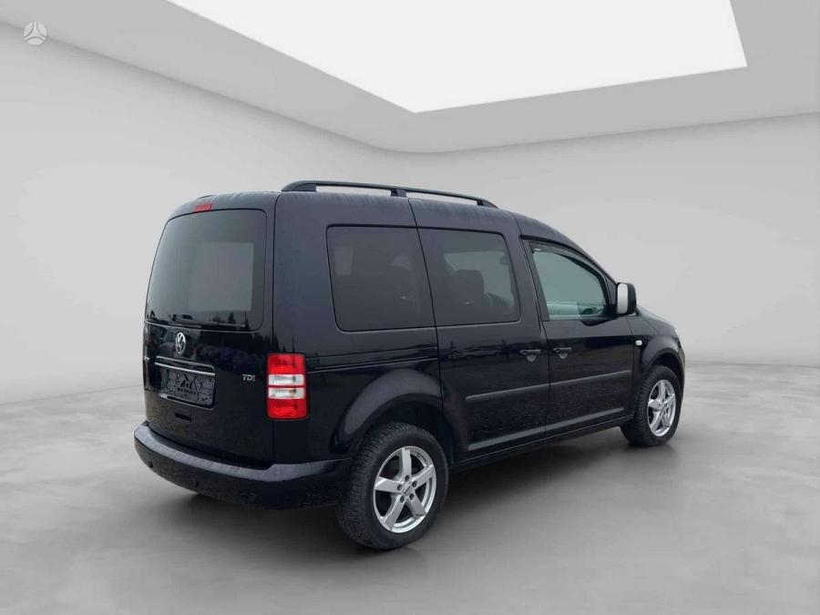 Melns Volkswagen Caddy 2010 Kauņa, ar dzinēja tilpumu 1.60 L un nobraukumu 247 tūkst. km par 6590 €, foto 7 vietnē AUTOMOTO.COM.LV