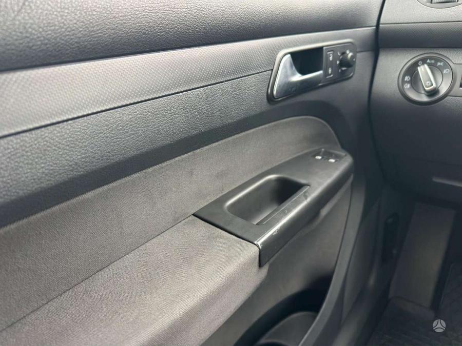 Melns Volkswagen Caddy 2010 Kauņa, ar dzinēja tilpumu 1.60 L un nobraukumu 247 tūkst. km par 6590 €, foto 12 vietnē AUTOMOTO.COM.LV