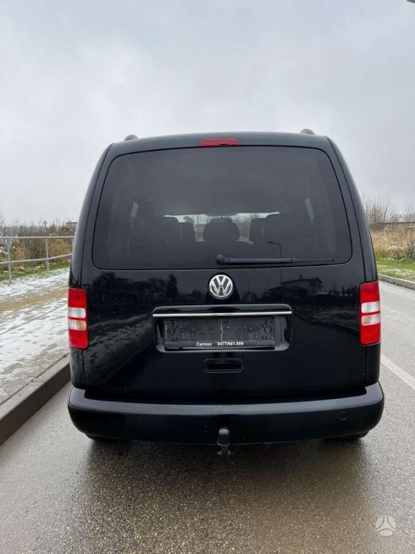 Black Volkswagen Caddy 2011 in Ukmerge, with an engine capacity of 1.60 L and mileage of 173 thousand km for 5450 €, photo 5 on AUTOMOTO.COM.LV