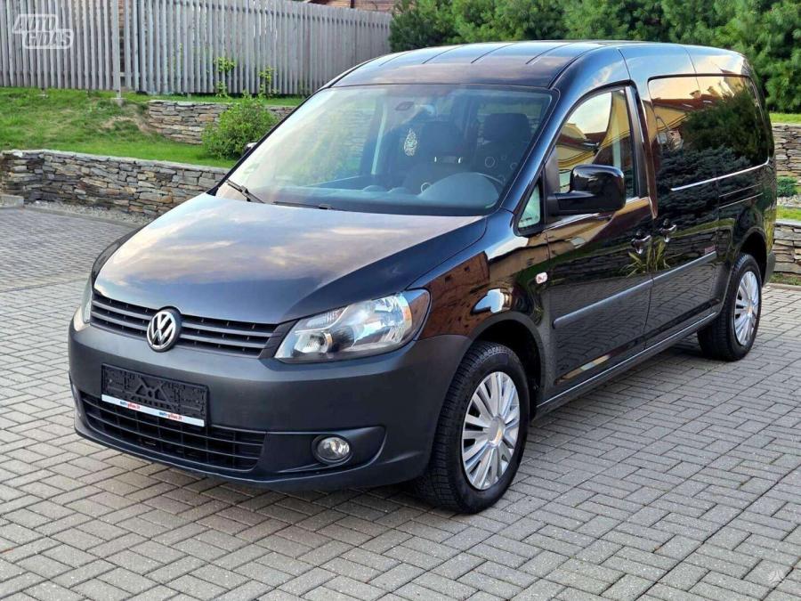 Black Volkswagen Caddy 2011 in Vilnius, with an engine capacity of 1.60 L and mileage of 283 thousand km for 6999 €, photo 3 on AUTOMOTO.COM.LV