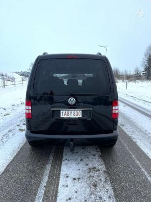 Black Volkswagen Caddy 2011 in Ukmerge, with an engine capacity of 1.60 L and mileage of 173 thousand km for 5550 €, photo 5 on AUTOMOTO.COM.LV