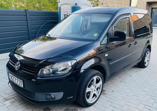 Black Volkswagen Caddy 2011 in Vilnius, with an engine capacity of 1.60 L and mileage of 341 thousand km for 6000 €, photo 2 on AUTOMOTO.COM.LV