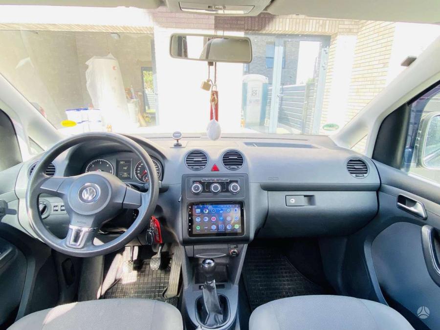 Black Volkswagen Caddy 2011 in Vilnius, with an engine capacity of 1.60 L and mileage of 341 thousand km for 6000 €, photo 10 on AUTOMOTO.COM.LV