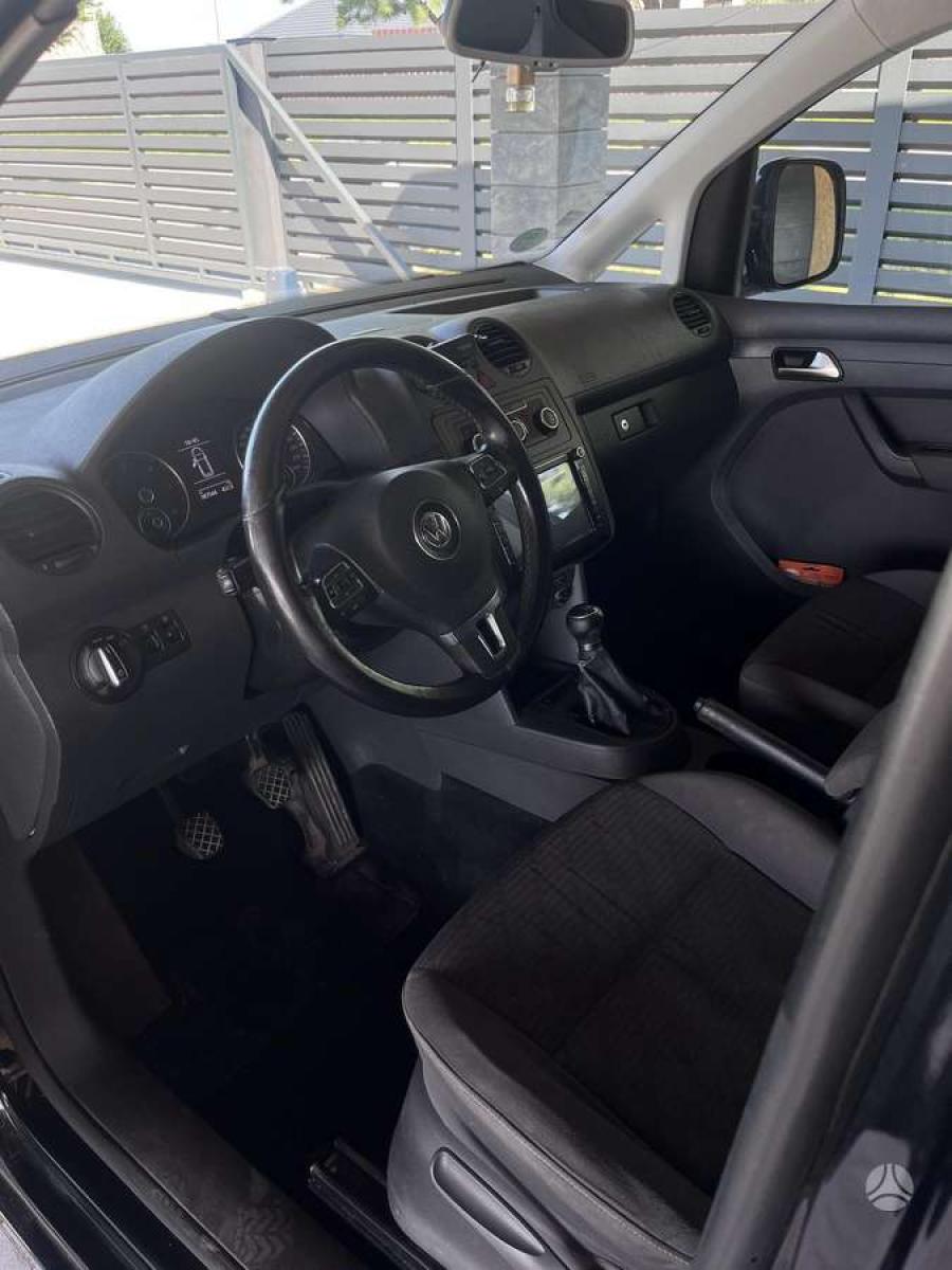 Melns Volkswagen Caddy 2011 Viļņa, ar dzinēja tilpumu 1.60 L un nobraukumu 388 tūkst. km par 7000 €, foto 12 vietnē AUTOMOTO.COM.LV