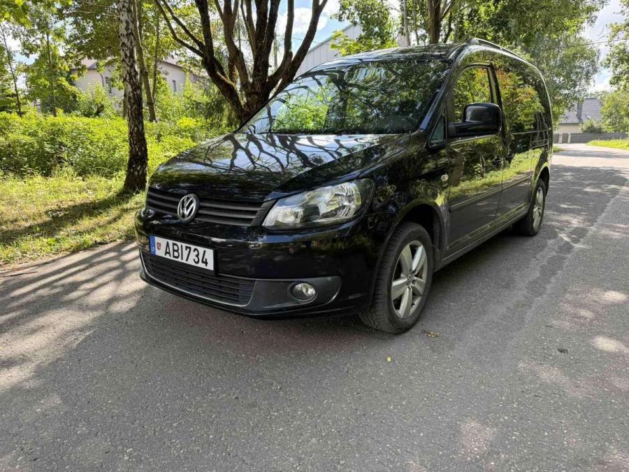 Black Volkswagen Caddy 2011 in Vilnius, with an engine capacity of 1.60 L and mileage of 327 thousand km for 5900 €, photo 1 on AUTOMOTO.COM.LV