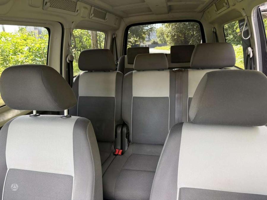 Black Volkswagen Caddy 2011 in Vilnius, with an engine capacity of 1.60 L and mileage of 327 thousand km for 5900 €, photo 11 on AUTOMOTO.COM.LV