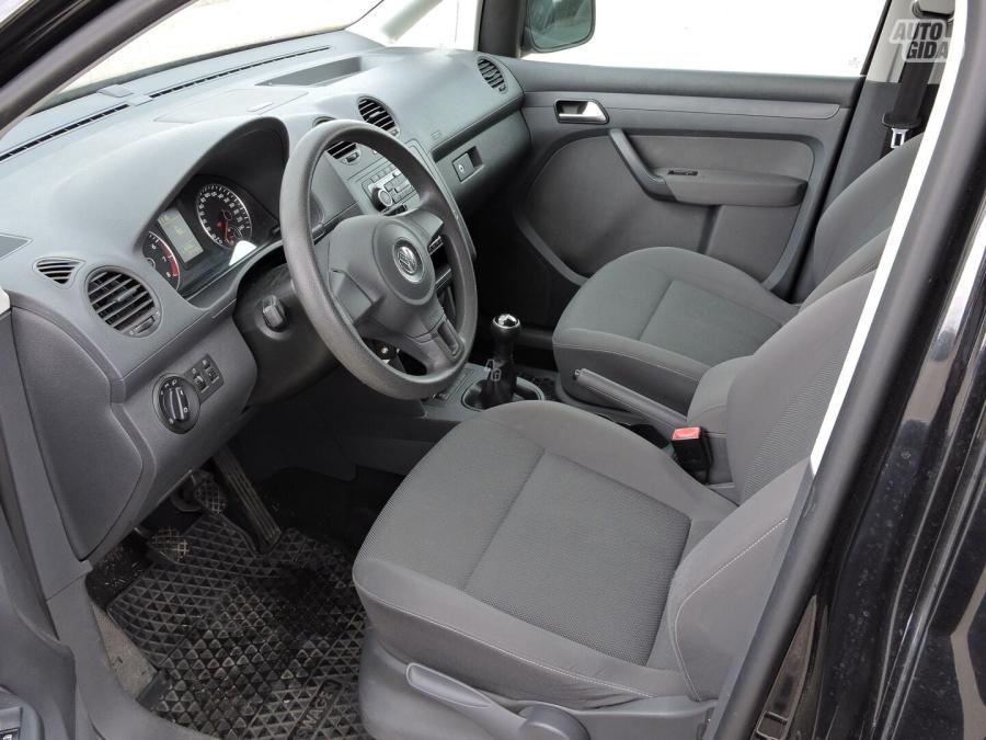 Black Volkswagen Caddy 2011 in Marijampole, with an engine capacity of 1.20 L and mileage of 197 thousand km for 3950 €, photo 8 on AUTOMOTO.COM.LV