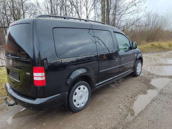 Black Volkswagen Caddy 2012 in Ukmerge, with an engine capacity of 1.60 L and mileage of 250 thousand km for 6900 €, photo 4 on AUTOMOTO.COM.LV