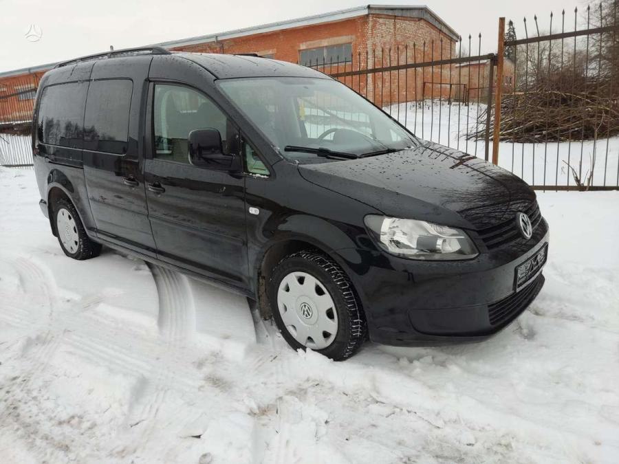 Black Volkswagen Caddy 2012 in Ukmerge, with an engine capacity of 1.60 L and mileage of 250 thousand km for 6700 €, photo 2 on AUTOMOTO.COM.LV
