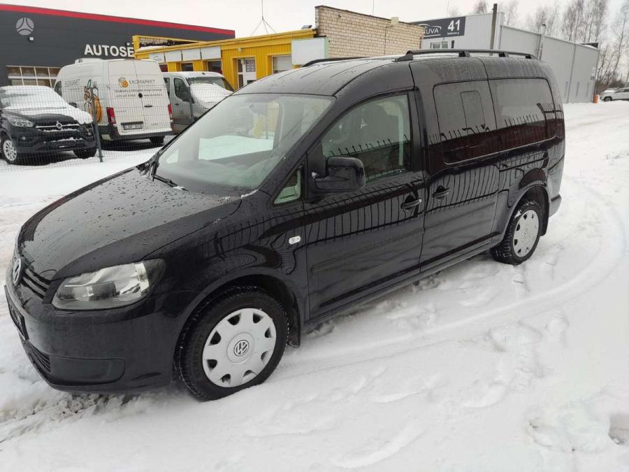 Black Volkswagen Caddy 2012 in Ukmerge, with an engine capacity of 1.60 L and mileage of 250 thousand km for 6700 €, photo 3 on AUTOMOTO.COM.LV