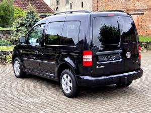 Black Volkswagen Caddy 2012 in Vilnius, with an engine capacity of 1.60 L and mileage of 248 thousand km for 6650 €, photo 6 on AUTOMOTO.COM.LV