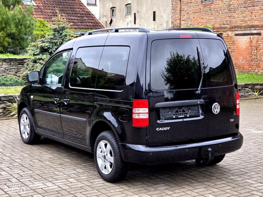 Black Volkswagen Caddy 2012 in Vilnius, with an engine capacity of 1.60 L and mileage of 248 thousand km for 6650 €, photo 7 on AUTOMOTO.COM.LV
