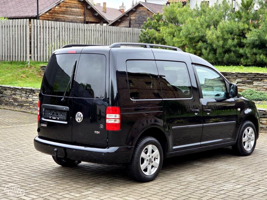Black Volkswagen Caddy 2012 in Vilnius, with an engine capacity of 1.60 L and mileage of 248 thousand km for 6650 €, photo 9 on AUTOMOTO.COM.LV