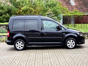 Black Volkswagen Caddy 2012 in Vilnius, with an engine capacity of 1.60 L and mileage of 248 thousand km for 6650 €, photo 11 on AUTOMOTO.COM.LV