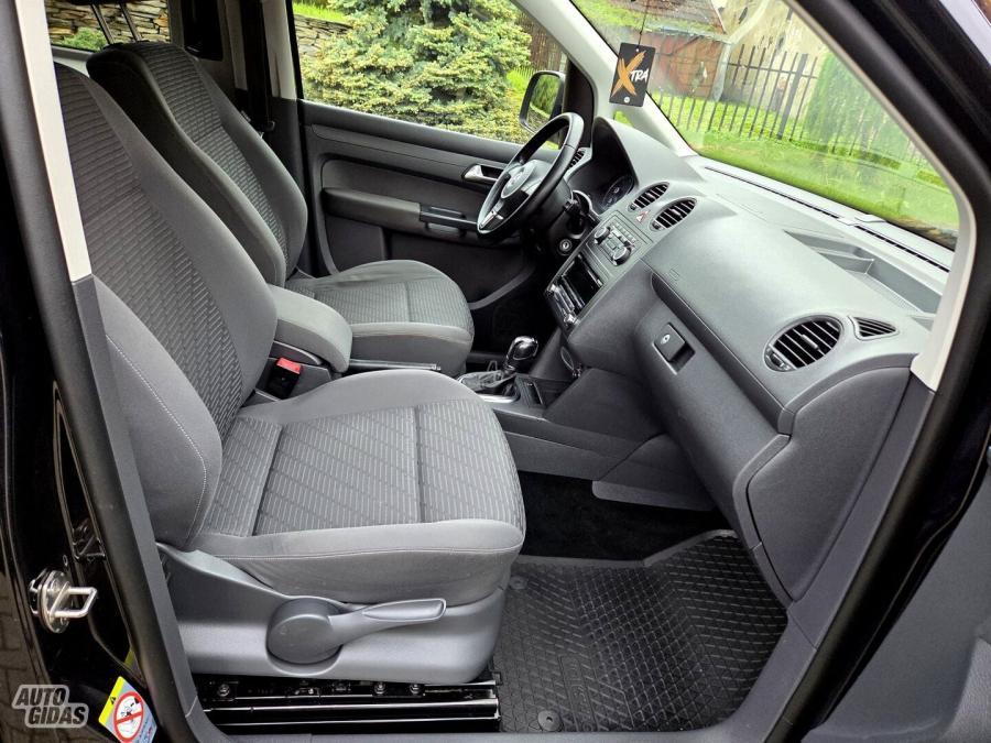 Black Volkswagen Caddy 2012 in Vilnius, with an engine capacity of 1.60 L and mileage of 248 thousand km for 6650 €, photo 19 on AUTOMOTO.COM.LV