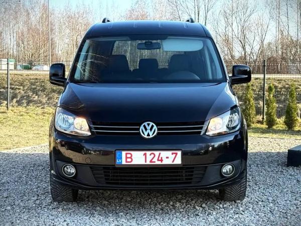 Black Volkswagen Caddy 2012 in Jelgava, with an engine capacity of 1.60 L and mileage of 280 thousand km for 6990 €, photo 2 on AUTOMOTO.COM.LV