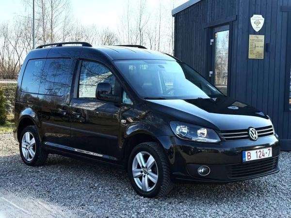 Black Volkswagen Caddy 2012 in Jelgava, with an engine capacity of 1.60 L and mileage of 280 thousand km for 6990 €, photo 3 on AUTOMOTO.COM.LV