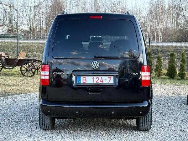 Black Volkswagen Caddy 2012 in Jelgava, with an engine capacity of 1.60 L and mileage of 280 thousand km for 6990 €, photo 5 on AUTOMOTO.COM.LV