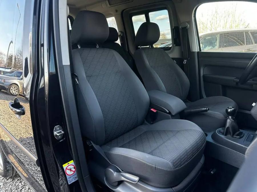 Melns Volkswagen Caddy 2012 Jelgava, ar dzinēja tilpumu 1.60 L un nobraukumu 280 tūkst. km par 6990 €, foto 21 vietnē AUTOMOTO.COM.LV