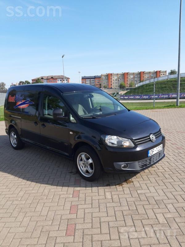 Black Volkswagen Caddy 2012 in Valmiera, with an engine capacity of 2.00 L and mileage of 329 thousand km for 6990 €, photo 2 on AUTOMOTO.COM.LV