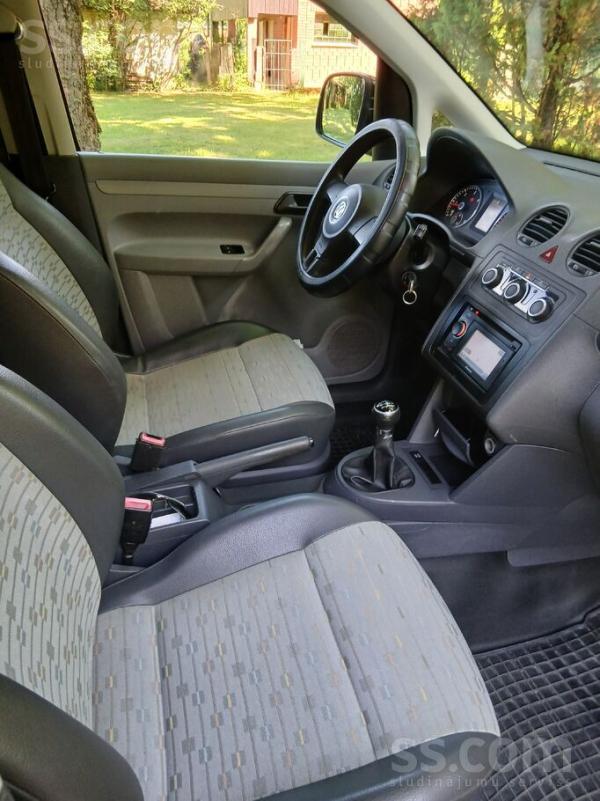 Black Volkswagen Caddy 2012 in Valmiera, with an engine capacity of 2.00 L and mileage of 329 thousand km for 6890 €, photo 6 on AUTOMOTO.COM.LV