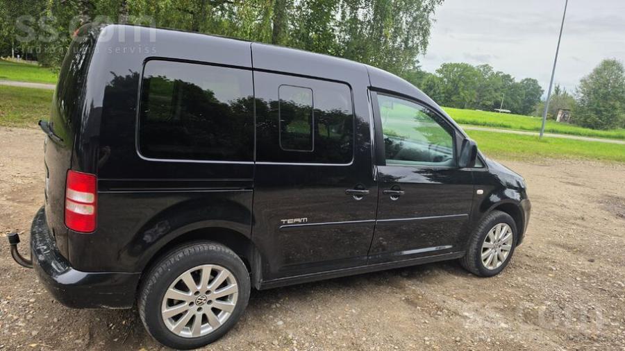 Melns Volkswagen Caddy 2012 Valmiera, ar dzinēja tilpumu 1.60 L un nobraukumu 428 tūkst. km par 3950 €, foto 6 vietnē AUTOMOTO.COM.LV