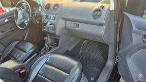 Black Volkswagen Caddy 2013 in Kaunas, with an engine capacity of 2.00 L and mileage of 316 thousand km for 5900 €, photo 10 on AUTOMOTO.COM.LV