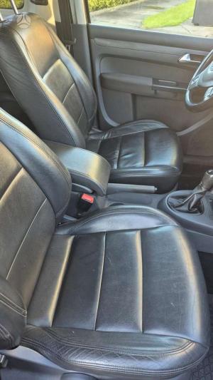 Black Volkswagen Caddy 2013 in Kaunas, with an engine capacity of 2.00 L and mileage of 316 thousand km for 5900 €, photo 11 on AUTOMOTO.COM.LV
