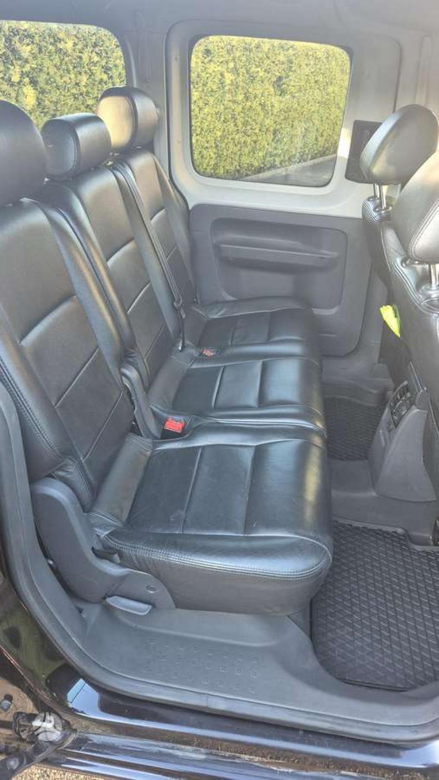 Black Volkswagen Caddy 2013 in Kaunas, with an engine capacity of 2.00 L and mileage of 316 thousand km for 5900 €, photo 12 on AUTOMOTO.COM.LV