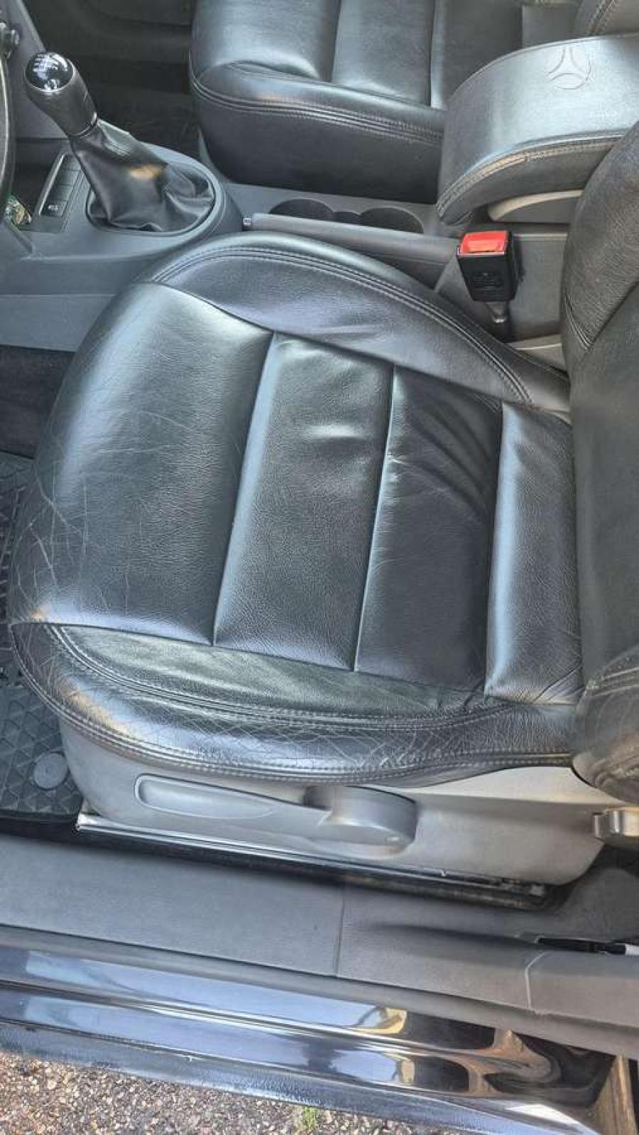 Black Volkswagen Caddy 2013 in Kaunas, with an engine capacity of 2.00 L and mileage of 316 thousand km for 5900 €, photo 13 on AUTOMOTO.COM.LV