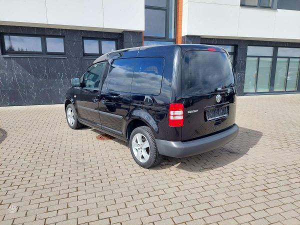 Black Volkswagen Caddy 2013 in Marijampole, with an engine capacity of 1.60 L and mileage of 254 thousand km for 5100 €, photo 7 on AUTOMOTO.COM.LV