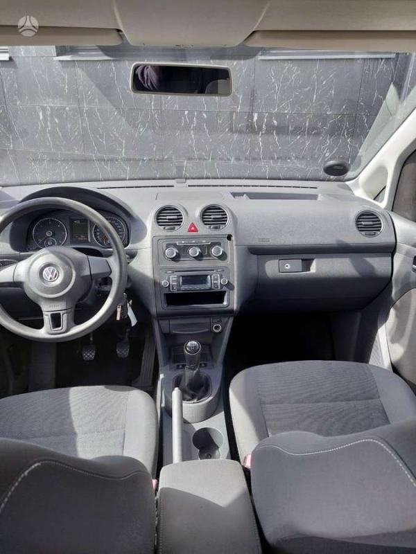 Black Volkswagen Caddy 2013 in Marijampole, with an engine capacity of 1.60 L and mileage of 254 thousand km for 5100 €, photo 8 on AUTOMOTO.COM.LV