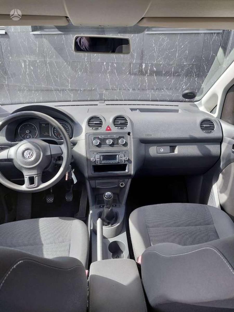 Black Volkswagen Caddy 2013 in Marijampole, with an engine capacity of 1.60 L and mileage of 254 thousand km for 5100 €, photo 8 on AUTOMOTO.COM.LV