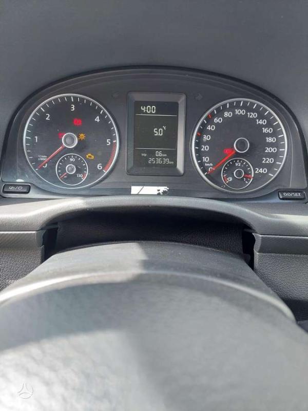 Black Volkswagen Caddy 2013 in Marijampole, with an engine capacity of 1.60 L and mileage of 254 thousand km for 5100 €, photo 9 on AUTOMOTO.COM.LV