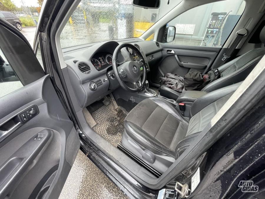 Melns Volkswagen Caddy 2013 Šauļi, ar dzinēja tilpumu 2.00 L un nobraukumu 319 tūkst. km par 4399 €, foto 16 vietnē AUTOMOTO.COM.LV