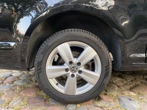 Melns Volkswagen Caddy 2014 Utena, ar dzinēja tilpumu 2.00 L un nobraukumu 300 tūkst. km par 10950 €, foto 18 vietnē AUTOMOTO.COM.LV