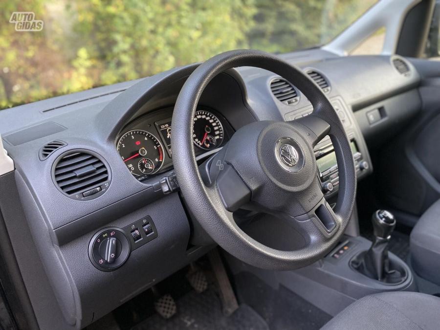 Melns Volkswagen Caddy 2014 Utena, ar dzinēja tilpumu 2.00 L un nobraukumu 300 tūkst. km par 10950 €, foto 26 vietnē AUTOMOTO.COM.LV