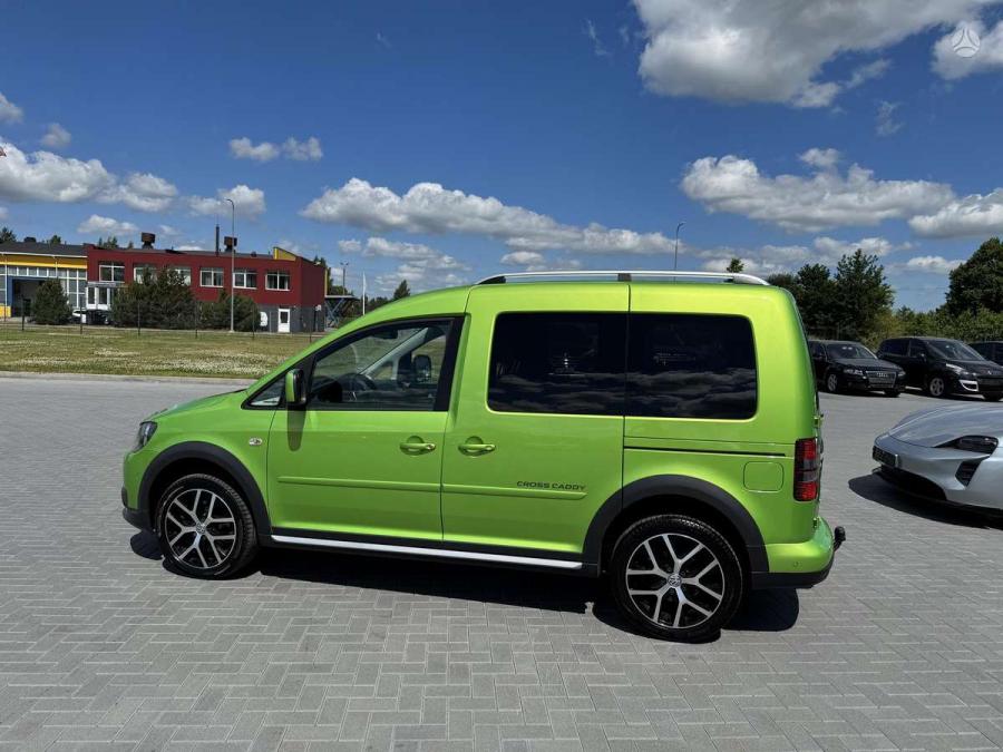 Melns Volkswagen Caddy 2014 Telšiai, ar dzinēja tilpumu 1.97 L un nobraukumu 242 tūkst. km par 8499 €, foto 4 vietnē AUTOMOTO.COM.LV