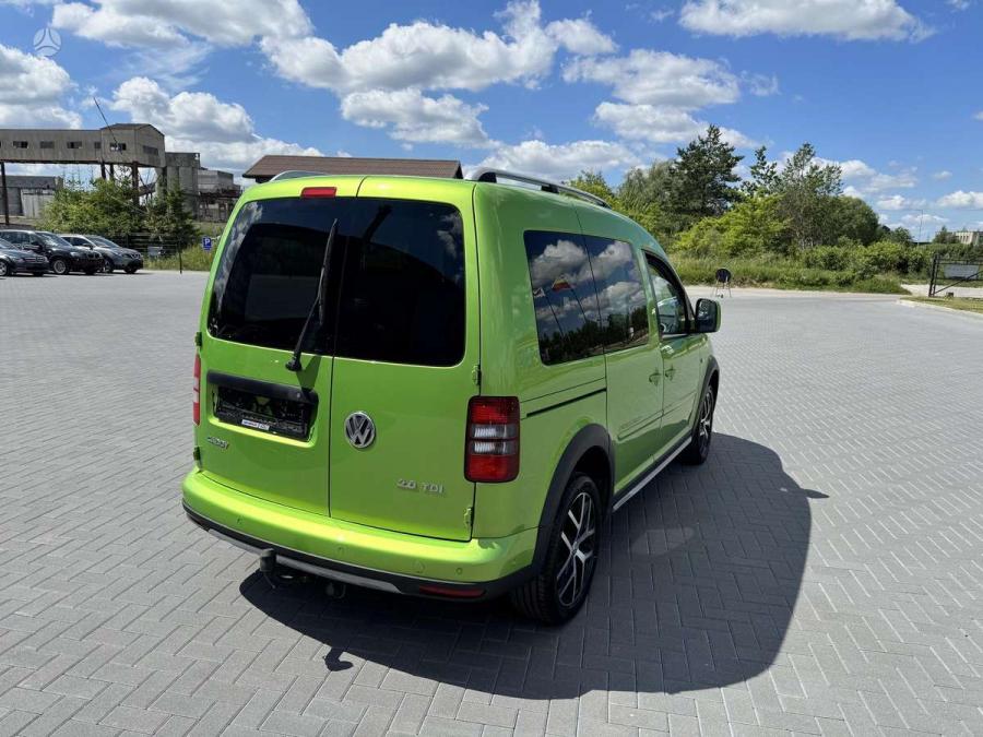 Melns Volkswagen Caddy 2014 Telšiai, ar dzinēja tilpumu 1.97 L un nobraukumu 242 tūkst. km par 8499 €, foto 7 vietnē AUTOMOTO.COM.LV