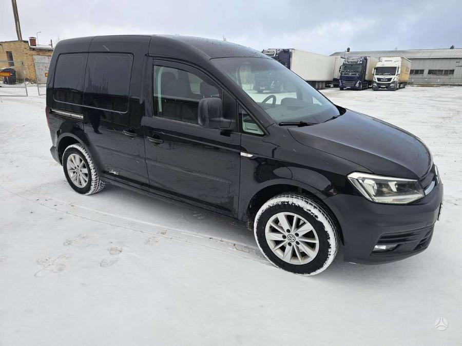 Melns Volkswagen Caddy 2015 Šauļi, ar dzinēja tilpumu 1.97 L un nobraukumu 360 tūkst. km par 10500 €, foto 5 vietnē AUTOMOTO.COM.LV